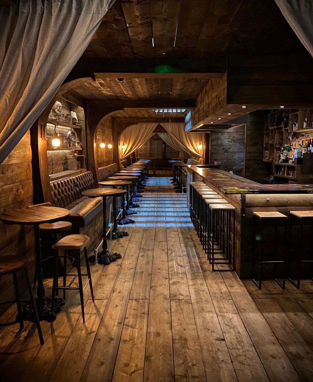 10 best bars near Oxford Circus in London - Fitzrovia Quarter